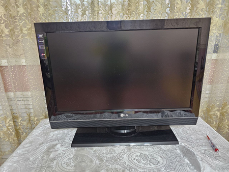 Продам телевизор lg