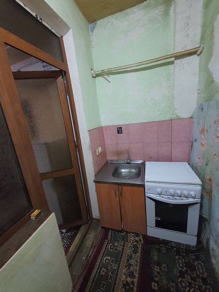 Ijaraga uy beriladi Yashnabod Muljal Kadishva bozor oldida 1xona 250$