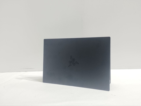 RAZER I7 - 10 16/512 SSD