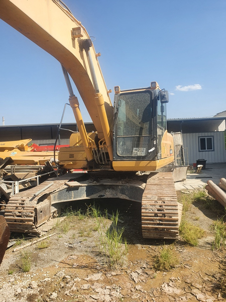 Ekskovator Shantui 240  
2019 yil