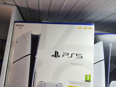 Продается игровой консол Sony Playstation 5 slim с дисководом