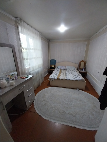 Parvoz  Dacha sotiladi 4 sotix 7 hona