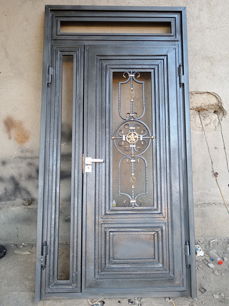 Naves reshotka darvoza