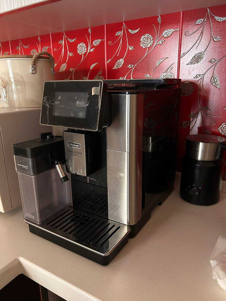 Кофе машина Delonghi Primadonna Soul