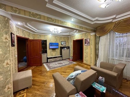 ПРОДАЕТСЯ 3/3/4
на Госпитальном
(Мирабадский район)