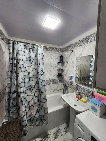 Yangihayot 9 hudud 2 xona 60м² sotiladi