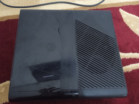 Xbox 360E с kinect в отличном состоянии
