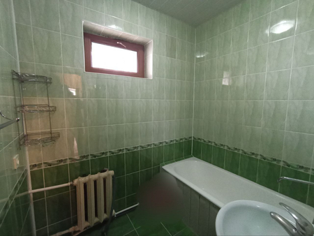 Продаётся 3ком Чирчик центр