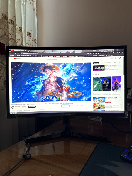 Изогнутый монитор Samsung C27F398FWR