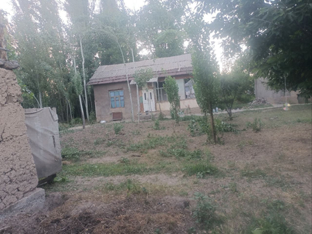 Uy yer sotiladi Yuqori chiqchiq yangi bozor