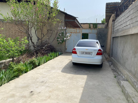 Uy sotiladi 2,56 sotix Toshkent tumani Hasanboy bitonka yoʻl yuzasi