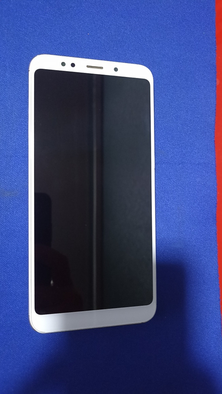 Redmi 5 plus.  Gold