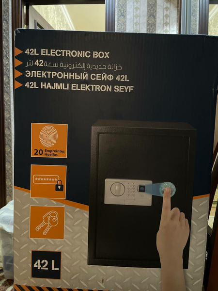 Сейф новый в упаковке