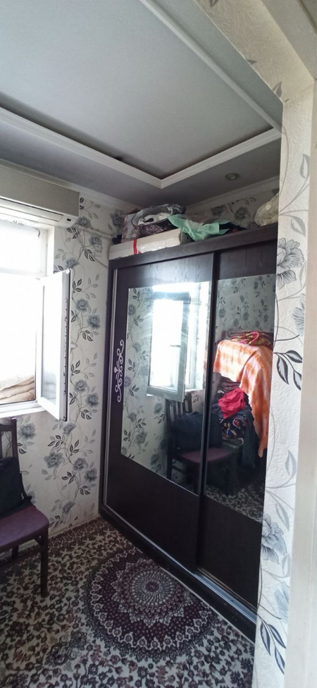 Qoraqamich tansiqboev 1/5/5 balkon 2/6 srochno sotiladi