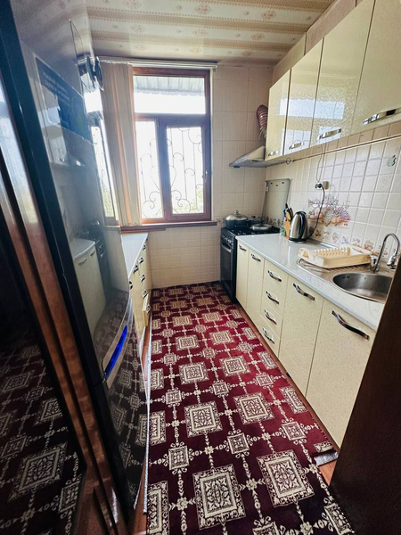 4 XONALI DOM 96 kv.m sotiladi. Taqachida 4-etaj  G\\\'ishtli uy