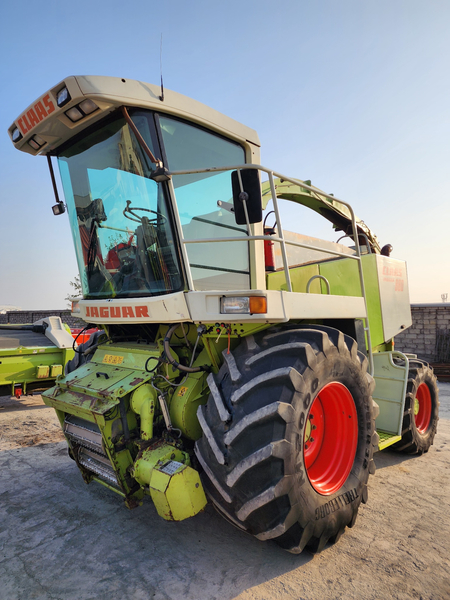 Claas Jaguar 880 4×4