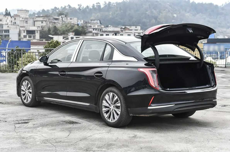 HongQi E-QM5 500 km ligi - 17000$