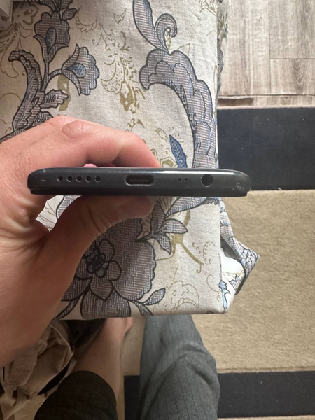Redmi 8 4/64 ГБ в хорошом состояние