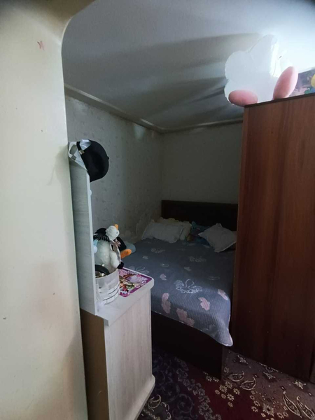 Чиланзар 11 квартал 1 в2/ 2/ 4 Срочно