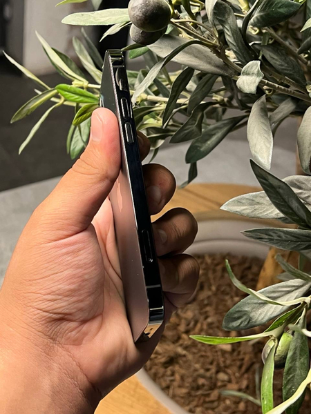 Iphone 12 pro qora