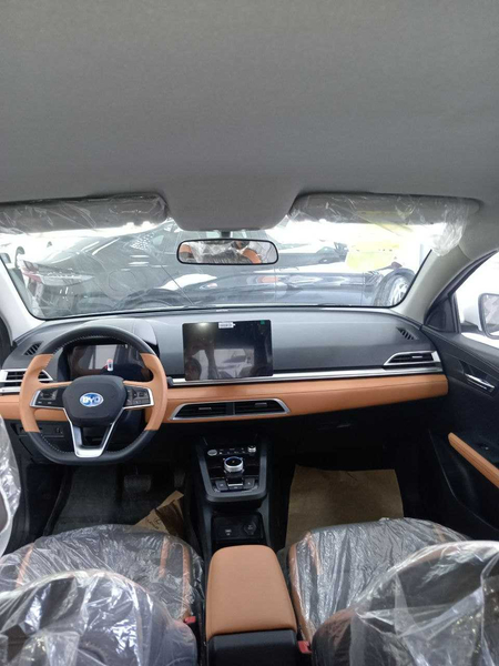 BYD E2 Restayling  2023  16 ming som evaziga 401/km yuring