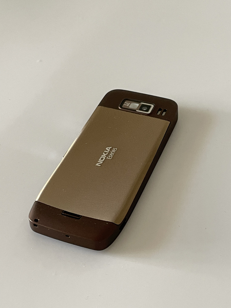NOKIA E52  а\\\'ло холатда ишлаши