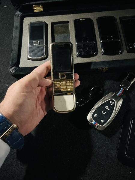 Nokia 8800 arte gold.