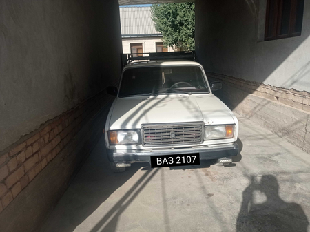 ВАЗ 2107 сотилади
