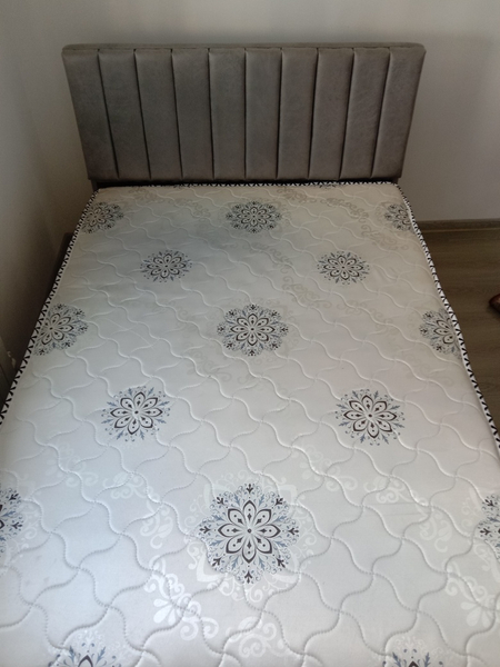 Spalni divan ikita