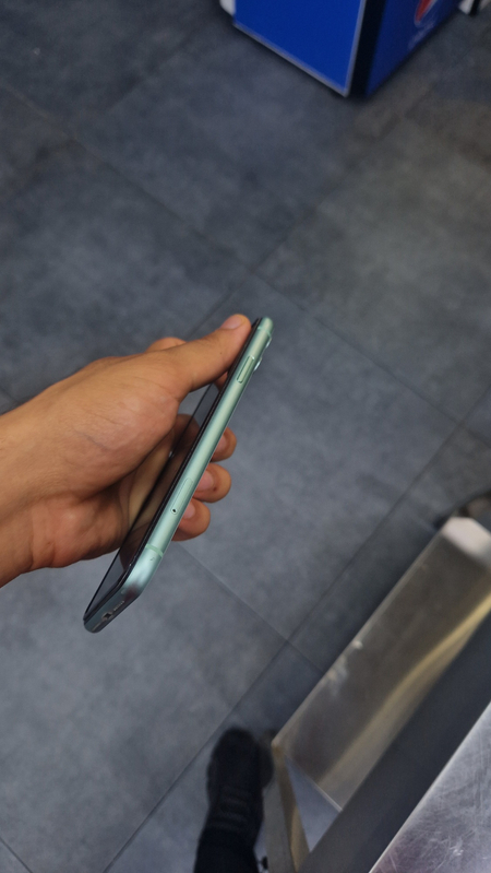 Iphone 11 srocna 64gb