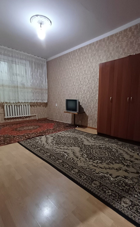 Массив феруза срочна продаётся квартира 1/1/4/