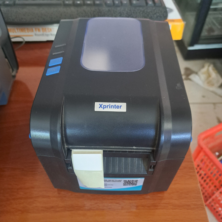 Принтер этикеток XP-370B работает по принципу термопечати.
