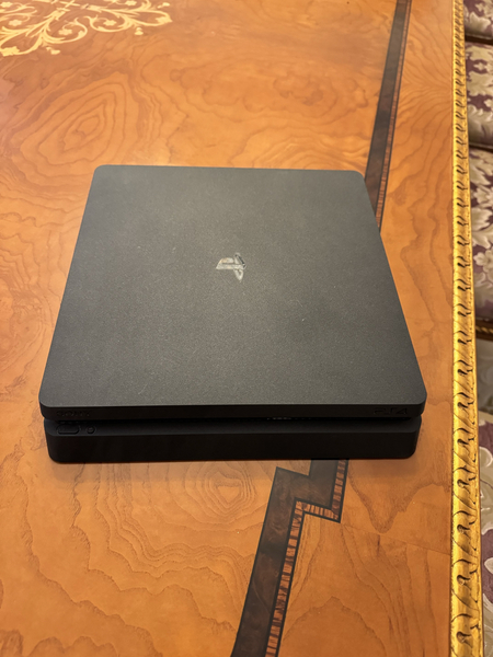PlayStation 4 872.8 gb