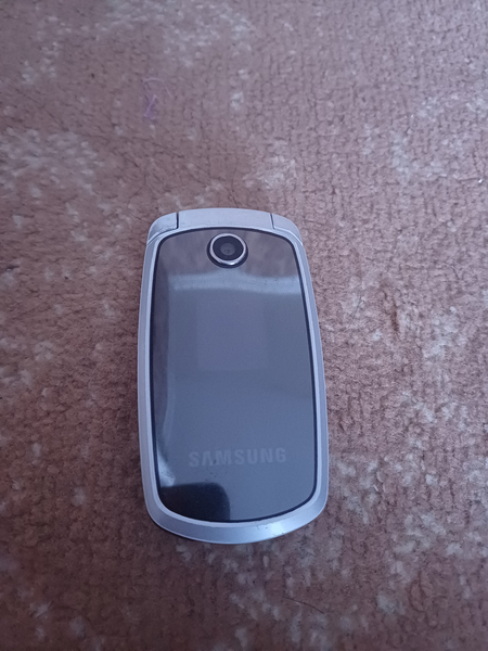 Samsug ligushka sotiladi nomeri bilan90 8989