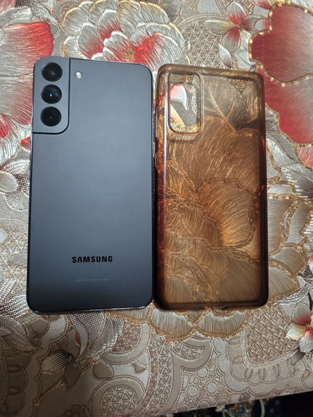 SAMSUNG S 22 plus