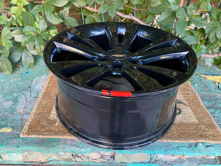 Chevrolet Double 5-Spoke Black Piano with Red Accents (Redline) R20