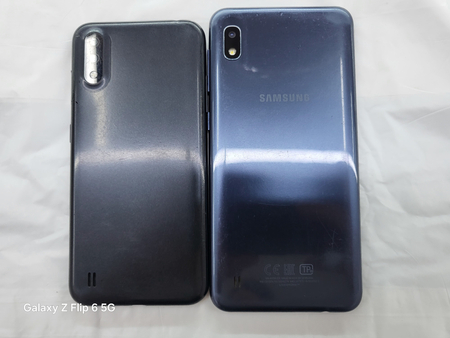 Samsung a10 a01.  .
