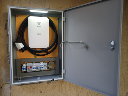 100$ Установка зарядное устройство для электромобилям. Электрик