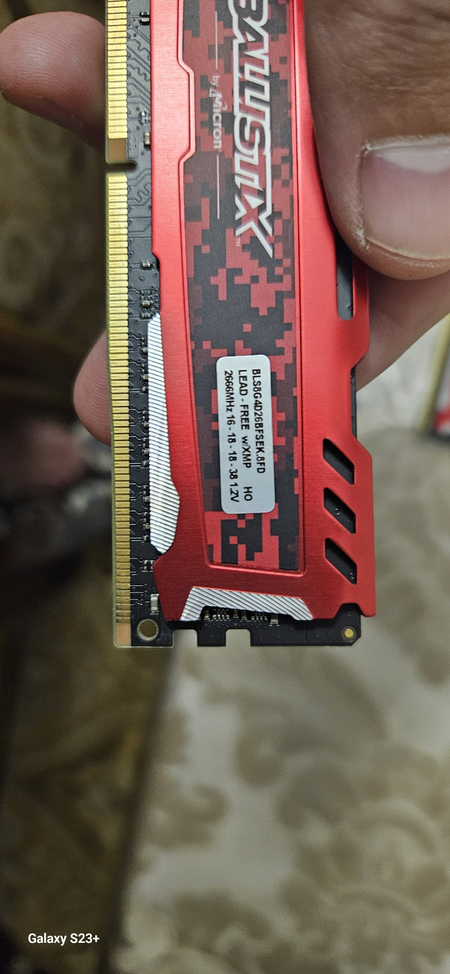 Продам оперативка  DDR4 crucial ballistix 2666 mhz 16gb (8gb * 2)b