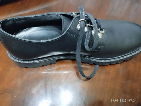 Продаётся коженные ботинки Zara