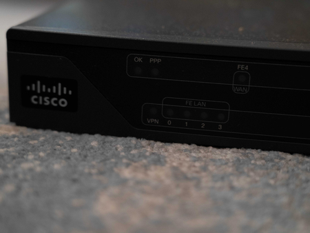 Маршрутизатор Cisco 881-K9