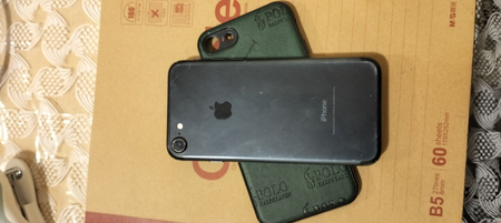 Iphone 7 128talik  1 mln sum kelwamz