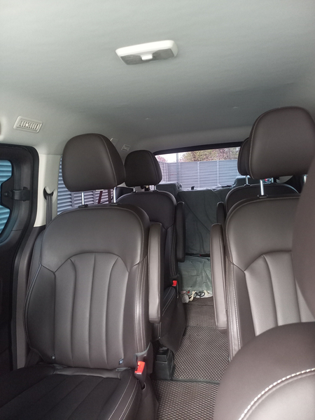 BAW M7 Luxury меневин автомашина.