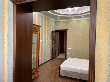 Сдаётся ул. Шото Руставели 4комн. 180м2.