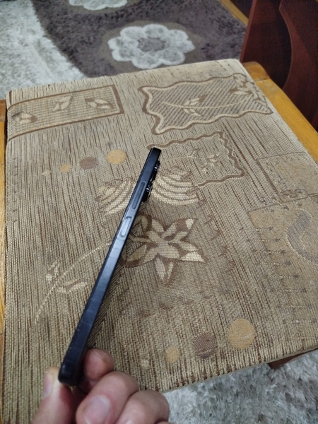 Redmi 12 srochni sotiladi
