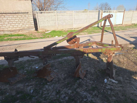 Трактор учун плуг ва чизель сотилади келишилган холда