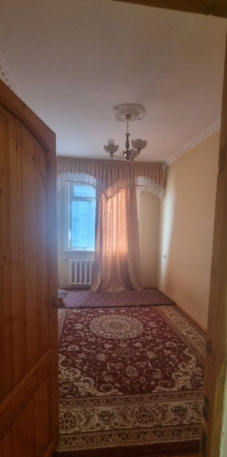 Продается квартира на И квартале Чиланзарского района. 4/2/9