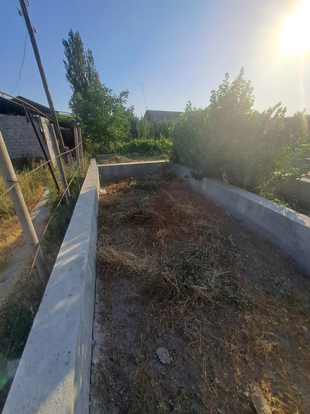 Yer sotiladi srochna kelishamiz