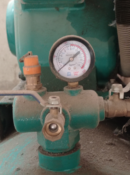 Kompressor 320 litr mator 15 kv xolati alo darajada hammajoyi zor