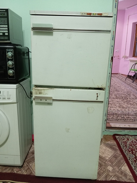 Холодильник рабочи беруза 89год выпуска  100% мароза
